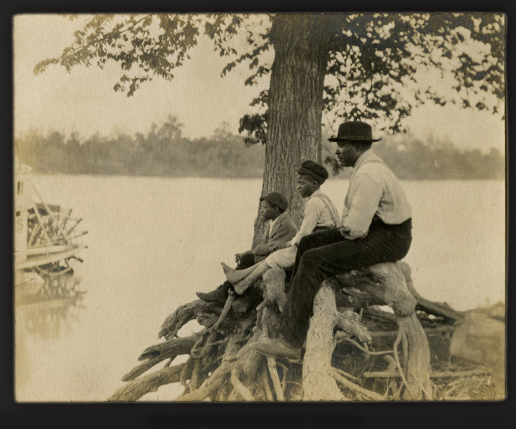 Invisible Stories – A Secret History of American River People
