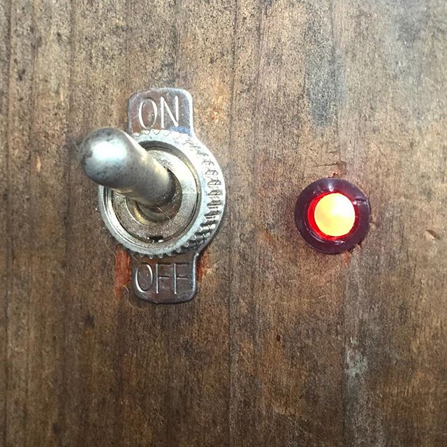 Mystery electrical drain on the #Shantyboat. Red means bad, especially ...